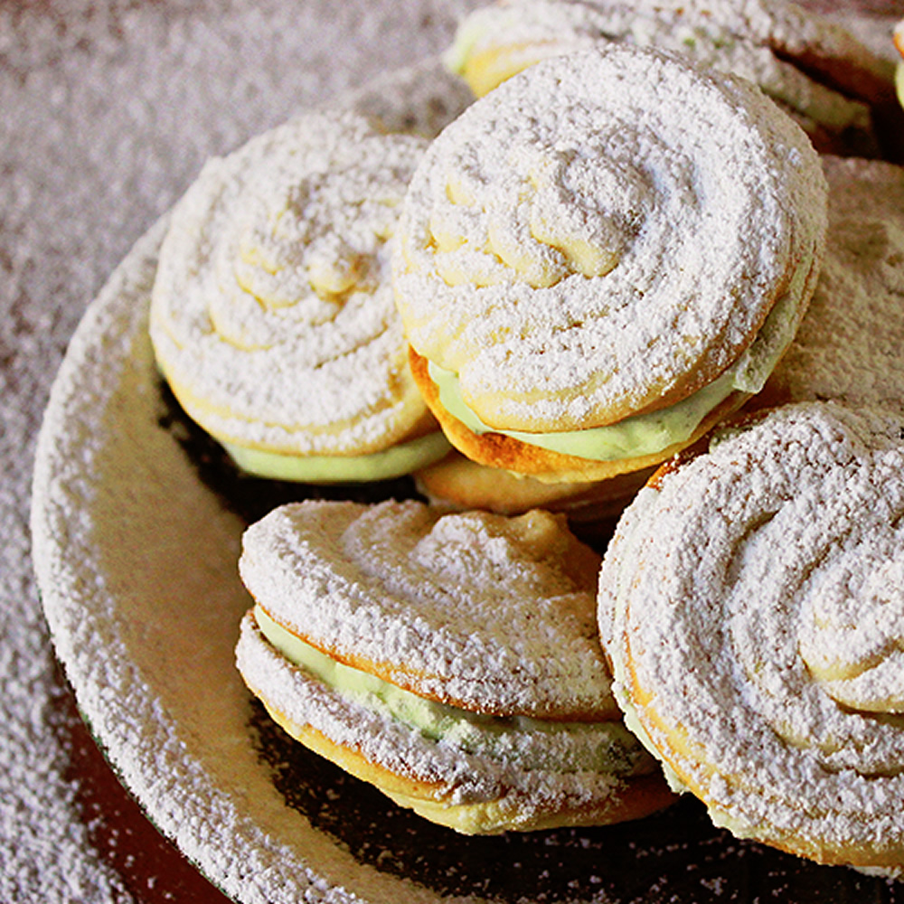 Chilled Green Chile Sandwich Cookies - Southwest Discovered