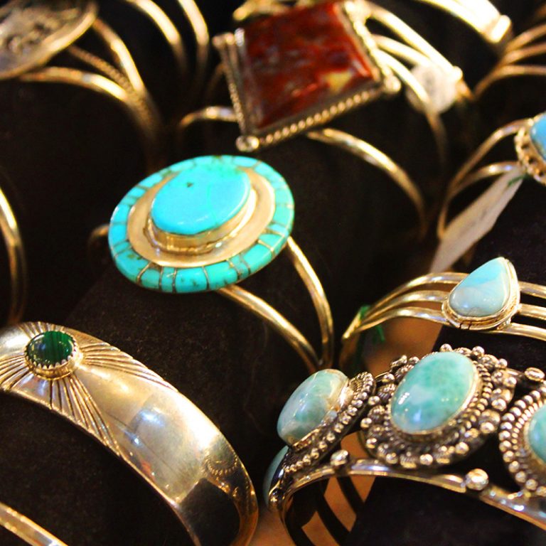 How To Identify That Bright Blue Sleeping Beauty Turquoise - Southwest ...